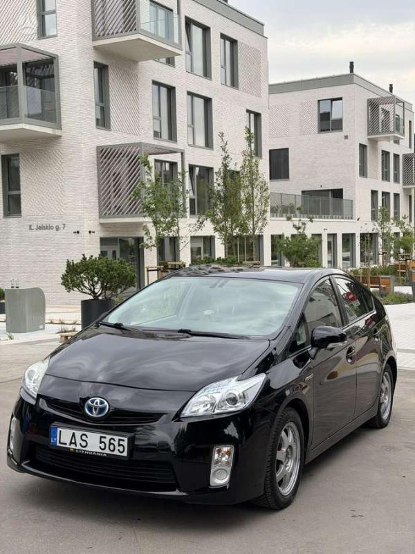 Melns Toyota Prius 2011 Viļņa, ar dzinēja tilpumu 1.80 L un nobraukumu 313 tūkst. km par 4999 €, foto 11 vietnē AUTOMOTO.COM.LV