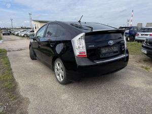 Melns Toyota Prius 2011 Viļņa, ar dzinēja tilpumu 1.80 L un nobraukumu 259 tūkst. km par 6000 €, foto 4 vietnē AUTOMOTO.COM.LV