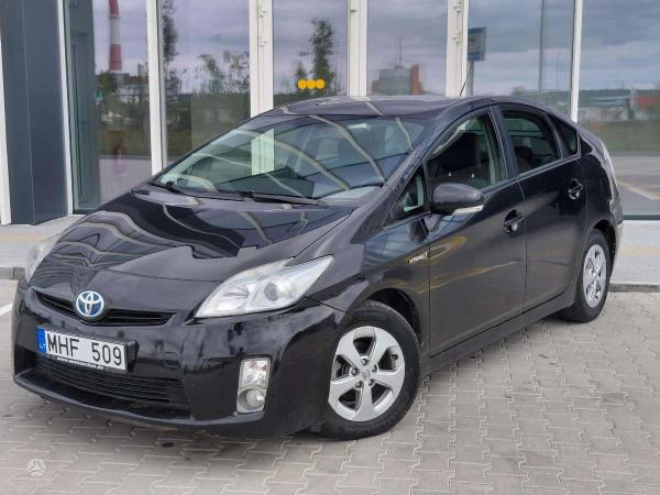 Melns Toyota Prius 2012 Viļņa, ar dzinēja tilpumu 1.80 L un nobraukumu 356 tūkst. km par 6250 €, foto 3 vietnē AUTOMOTO.COM.LV