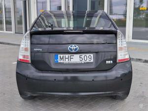 Black Toyota Prius 2012 in Vilnius, with an engine capacity of 1.80 L and mileage of 356 thousand km for 6250 €, photo 5 on AUTOMOTO.COM.LV