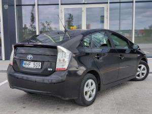 Black Toyota Prius 2012 in Vilnius, with an engine capacity of 1.80 L and mileage of 356 thousand km for 6250 €, photo 6 on AUTOMOTO.COM.LV