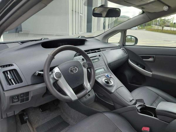 Melns Toyota Prius 2012 Viļņa, ar dzinēja tilpumu 1.80 L un nobraukumu 356 tūkst. km par 6250 €, foto 7 vietnē AUTOMOTO.COM.LV