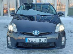 Black Toyota Prius 2012 in Vilnius, with an engine capacity of 1.80 L and mileage of 318 thousand km for 7000 €, photo 2 on AUTOMOTO.COM.LV