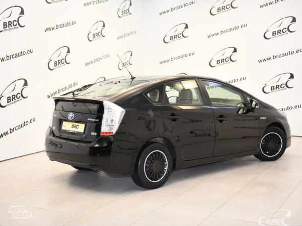Black Toyota Prius 2012 in Avizieniai, with an engine capacity of 1.80 L and mileage of 363 thousand km for 5900 €, photo 2 on AUTOMOTO.COM.LV