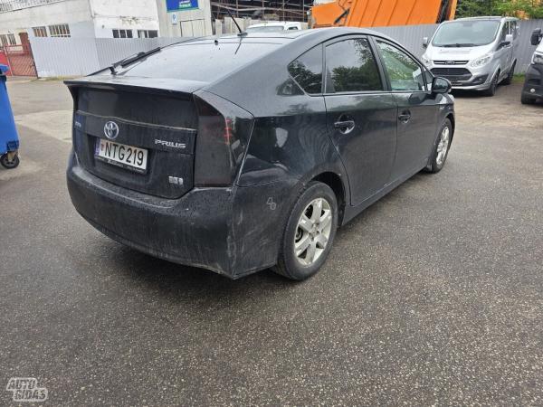 Черный Тойота Приус 2012 в Паневежис, объемом двигателя 1.80 л и пробегом 266 тыс. км за 4999 €, фото 4 на AUTOMOTO.COM.LV