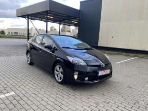 Melns Toyota Prius 2012 Viļņa, ar dzinēja tilpumu 1.80 L un nobraukumu 292 tūkst. km par 8800 €, foto 5 vietnē AUTOMOTO.COM.LV