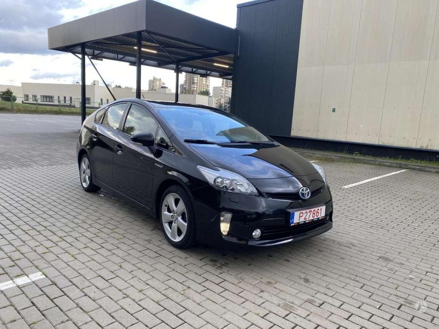 Melns Toyota Prius 2012 Viļņa, ar dzinēja tilpumu 1.80 L un nobraukumu 292 tūkst. km par 8800 €, foto 5 vietnē AUTOMOTO.COM.LV