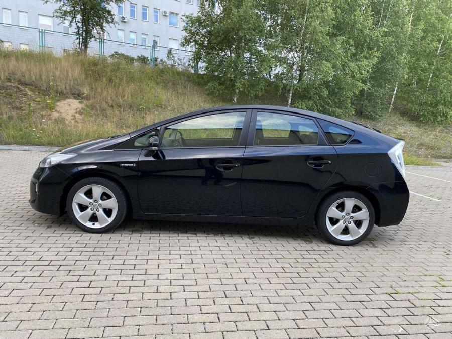 Melns Toyota Prius 2012 Viļņa, ar dzinēja tilpumu 1.80 L un nobraukumu 292 tūkst. km par 8800 €, foto 11 vietnē AUTOMOTO.COM.LV