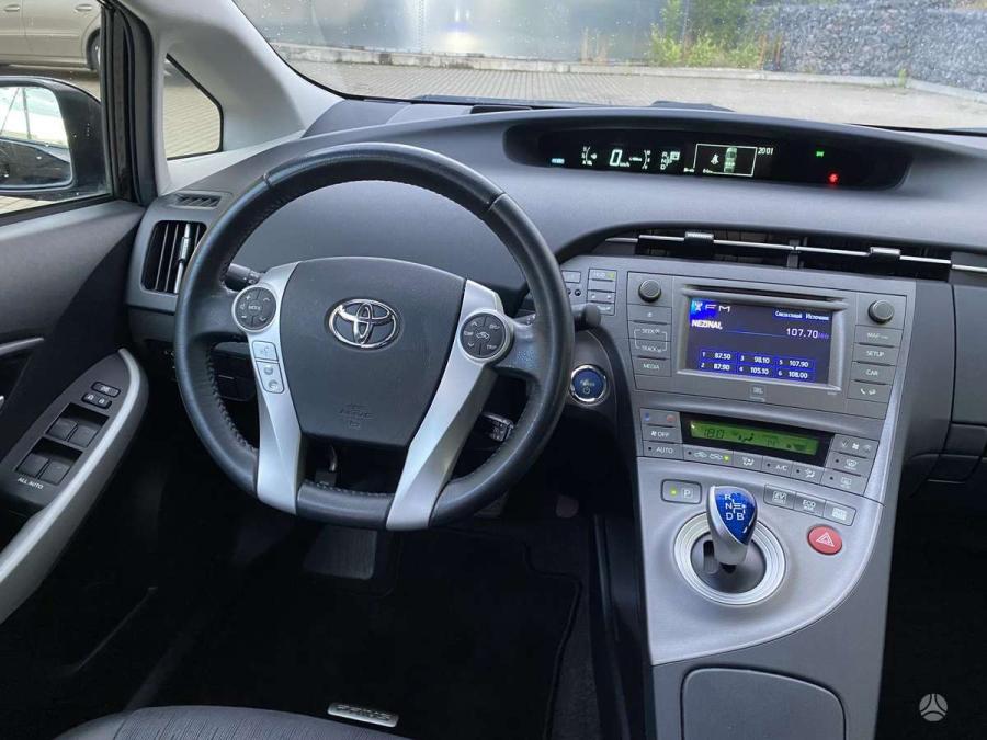 Melns Toyota Prius 2012 Viļņa, ar dzinēja tilpumu 1.80 L un nobraukumu 292 tūkst. km par 8800 €, foto 14 vietnē AUTOMOTO.COM.LV