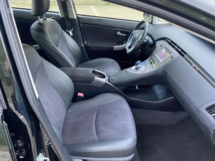 Melns Toyota Prius 2012 Viļņa, ar dzinēja tilpumu 1.80 L un nobraukumu 292 tūkst. km par 8800 €, foto 22 vietnē AUTOMOTO.COM.LV