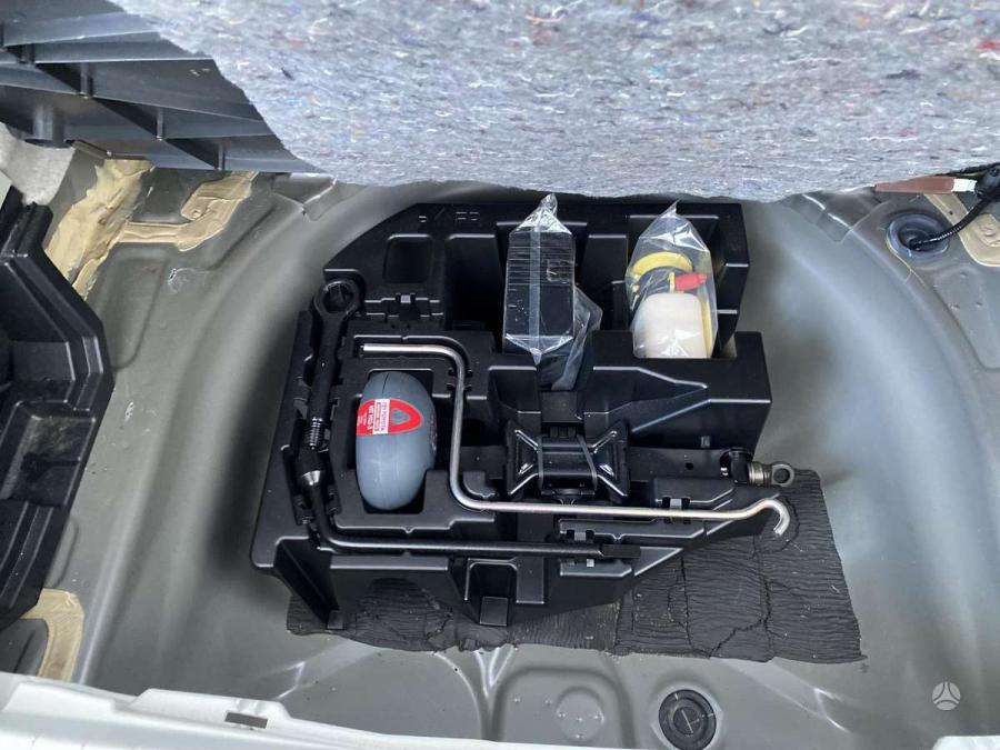 Melns Toyota Prius 2012 Viļņa, ar dzinēja tilpumu 1.80 L un nobraukumu 292 tūkst. km par 8800 €, foto 37 vietnē AUTOMOTO.COM.LV