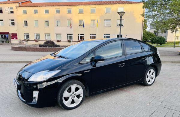 Melns Toyota Prius 2012 Kretinga, ar dzinēja tilpumu 1.80 L un nobraukumu 318 tūkst. km par 6999 €, foto 1 vietnē AUTOMOTO.COM.LV