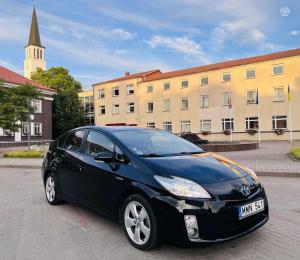 Melns Toyota Prius 2012 Kretinga, ar dzinēja tilpumu 1.80 L un nobraukumu 318 tūkst. km par 6999 €, foto 4 vietnē AUTOMOTO.COM.LV
