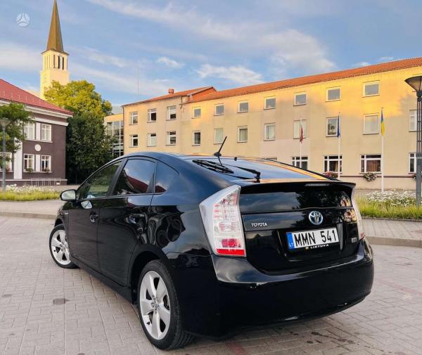 Melns Toyota Prius 2012 Kretinga, ar dzinēja tilpumu 1.80 L un nobraukumu 318 tūkst. km par 6999 €, foto 6 vietnē AUTOMOTO.COM.LV