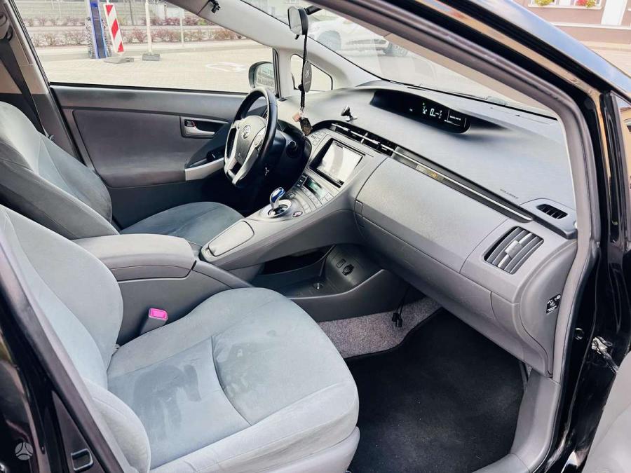 Melns Toyota Prius 2012 Kretinga, ar dzinēja tilpumu 1.80 L un nobraukumu 318 tūkst. km par 6999 €, foto 11 vietnē AUTOMOTO.COM.LV
