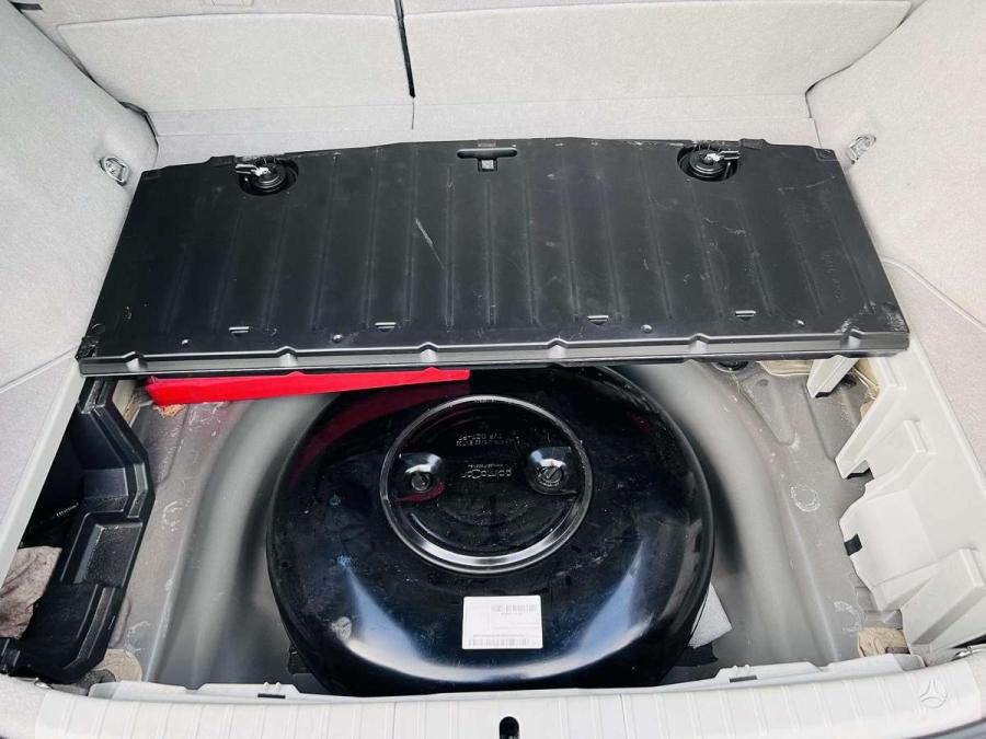 Melns Toyota Prius 2012 Kretinga, ar dzinēja tilpumu 1.80 L un nobraukumu 318 tūkst. km par 6999 €, foto 14 vietnē AUTOMOTO.COM.LV