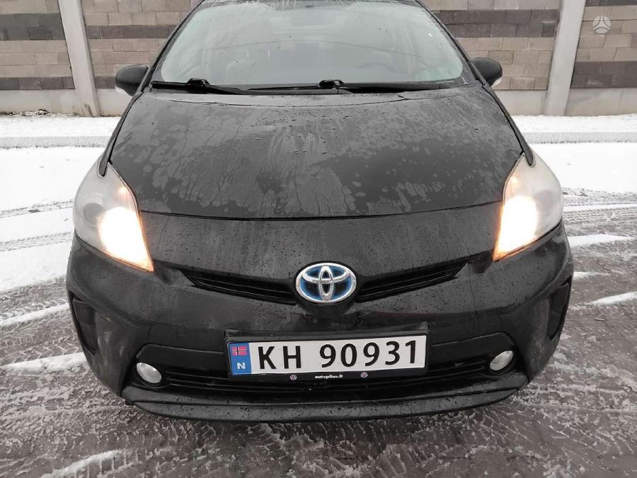 Melns Toyota Prius 2013 Viļņa, ar dzinēja tilpumu 1.80 L un nobraukumu 361 tūkst. km par 4999 €, foto 1 vietnē AUTOMOTO.COM.LV