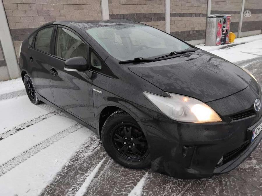 Melns Toyota Prius 2013 Viļņa, ar dzinēja tilpumu 1.80 L un nobraukumu 361 tūkst. km par 4999 €, foto 10 vietnē AUTOMOTO.COM.LV