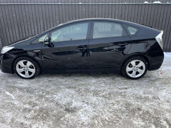 Melns Toyota Prius 2014 Kauņa, ar dzinēja tilpumu 1.80 L un nobraukumu 290 tūkst. km par 4600 €, foto 4 vietnē AUTOMOTO.COM.LV