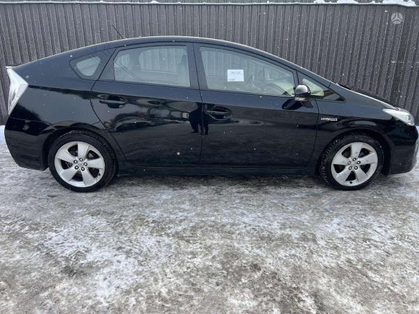 Melns Toyota Prius 2014 Kauņa, ar dzinēja tilpumu 1.80 L un nobraukumu 290 tūkst. km par 4600 €, foto 5 vietnē AUTOMOTO.COM.LV