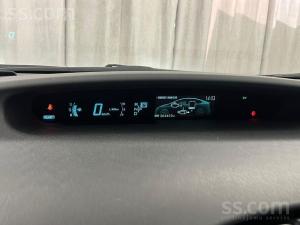 Black Toyota Prius 2014 in Riga, with an engine capacity of 1.80 L and mileage of 267 thousand km for 8490 €, photo 14 on AUTOMOTO.COM.LV