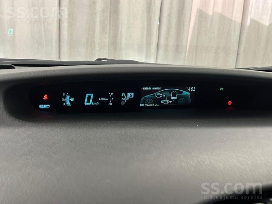 Black Toyota Prius 2014 in Riga, with an engine capacity of 1.80 L and mileage of 267 thousand km for 8490 €, photo 14 on AUTOMOTO.COM.LV