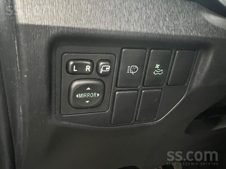 Black Toyota Prius 2014 in Riga, with an engine capacity of 1.80 L and mileage of 267 thousand km for 8490 €, photo 17 on AUTOMOTO.COM.LV