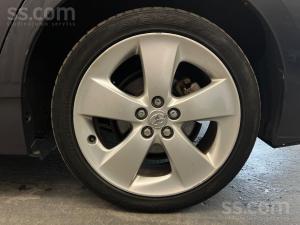 Black Toyota Prius 2014 in Riga, with an engine capacity of 1.80 L and mileage of 267 thousand km for 8490 €, photo 20 on AUTOMOTO.COM.LV