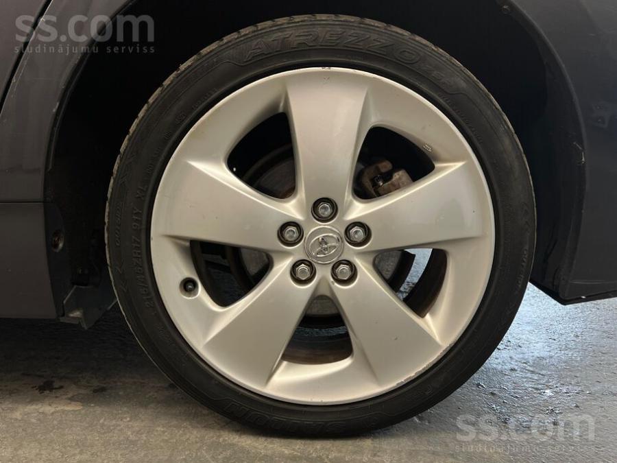 Black Toyota Prius 2014 in Riga, with an engine capacity of 1.80 L and mileage of 267 thousand km for 8490 €, photo 20 on AUTOMOTO.COM.LV