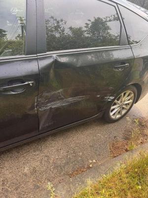 Melns Toyota Prius 2015 Viļņa, ar dzinēja tilpumu 1.80 L un nobraukumu 362 tūkst. km par 8500 €, foto 11 vietnē AUTOMOTO.COM.LV