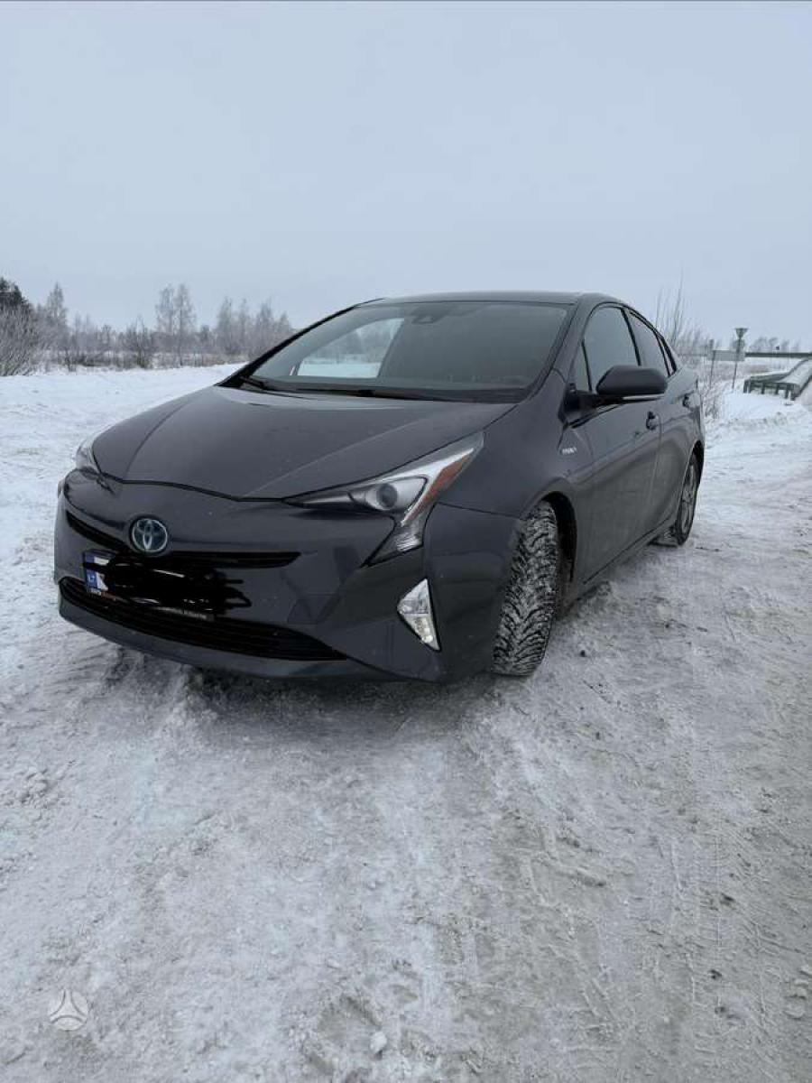 Melns Toyota Prius 2017 Panevēža, ar dzinēja tilpumu 1.80 L un nobraukumu 300 tūkst. km par 9800 €, foto 4 vietnē AUTOMOTO.COM.LV