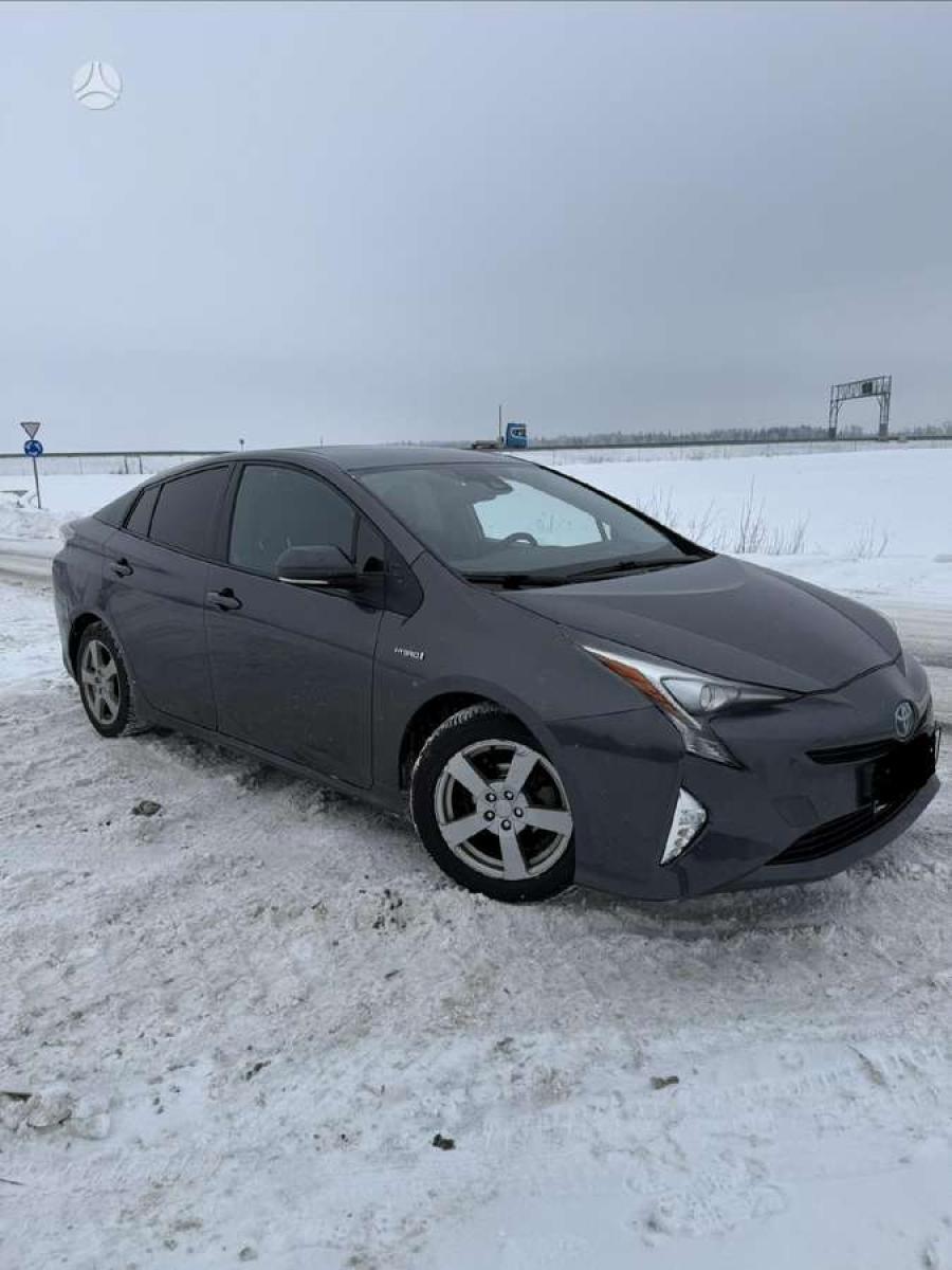 Melns Toyota Prius 2017 Panevēža, ar dzinēja tilpumu 1.80 L un nobraukumu 300 tūkst. km par 9800 €, foto 6 vietnē AUTOMOTO.COM.LV