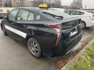 Black Toyota Prius 2018 in Klaipeda, with an engine capacity of 1.80 L and mileage of 67 thousand km for 5500 €, photo 3 on AUTOMOTO.COM.LV