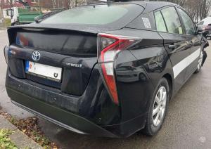 Black Toyota Prius 2018 in Klaipeda, with an engine capacity of 1.80 L and mileage of 69 thousand km for 5100 €, photo  on AUTOMOTO.COM.LV