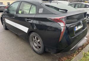 Black Toyota Prius 2018 in Klaipeda, with an engine capacity of 1.80 L and mileage of 69 thousand km for 5100 €, photo 2 on AUTOMOTO.COM.LV