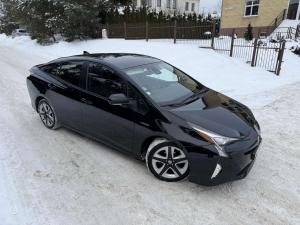 Black Toyota Prius 2019 in Vilnius, with an engine capacity of 1.80 L and mileage of 110 thousand km for 11450 €, photo 3 on AUTOMOTO.COM.LV