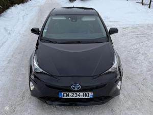 Black Toyota Prius 2019 in Vilnius, with an engine capacity of 1.80 L and mileage of 110 thousand km for 11450 €, photo 4 on AUTOMOTO.COM.LV