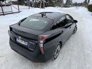 Black Toyota Prius 2019 in Vilnius, with an engine capacity of 1.80 L and mileage of 110 thousand km for 11450 €, photo 14 on AUTOMOTO.COM.LV