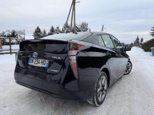 Black Toyota Prius 2019 in Vilnius, with an engine capacity of 1.80 L and mileage of 110 thousand km for 11450 €, photo 15 on AUTOMOTO.COM.LV