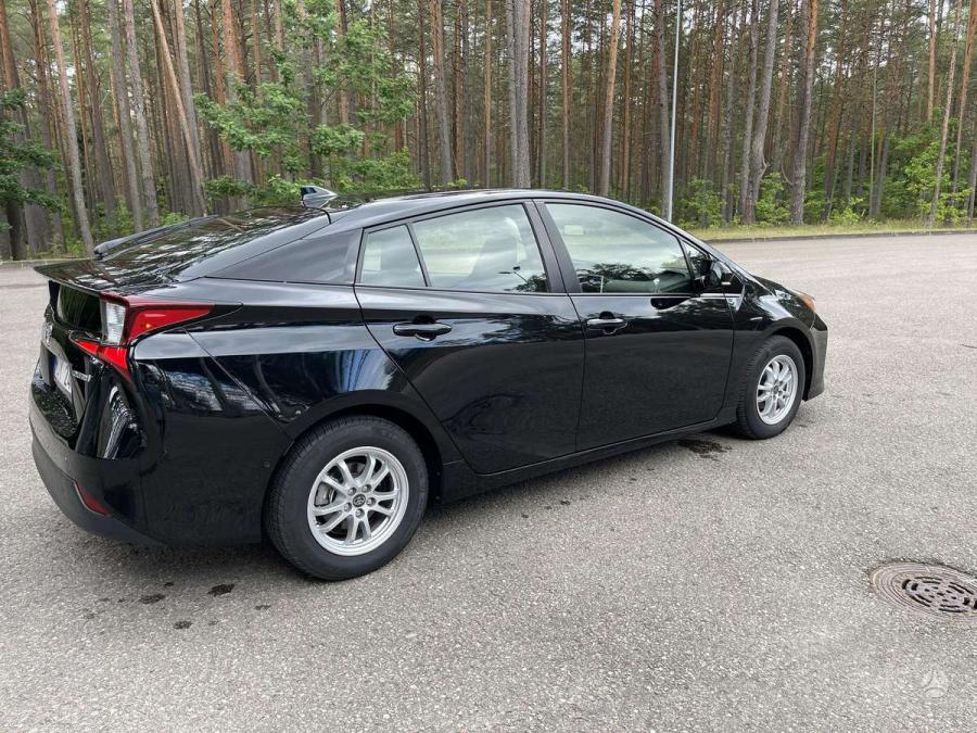 Черный Тойота Приус 2019 в Друскининкай, объемом двигателя 1.80 л и пробегом 89 тыс. км за 14200 €, фото 13 на AUTOMOTO.COM.LV