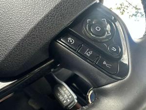 Melns Toyota Prius 2019 Viļņa, ar dzinēja tilpumu 1.80 L un nobraukumu 253 tūkst. km par 12700 €, foto 23 vietnē AUTOMOTO.COM.LV