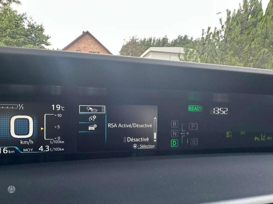 Melns Toyota Prius 2019 Viļņa, ar dzinēja tilpumu 1.80 L un nobraukumu 253 tūkst. km par 12700 €, foto 43 vietnē AUTOMOTO.COM.LV