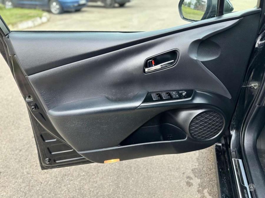 Melns Toyota Prius 2019 Rokiškis, ar dzinēja tilpumu 1.80 L un nobraukumu 420 tūkst. km par 8550 €, foto 6 vietnē AUTOMOTO.COM.LV