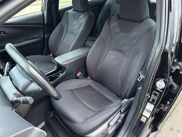 Black Toyota Prius 2019 in Rokiskis, with an engine capacity of 1.80 L and mileage of 420 thousand km for 8550 €, photo 7 on AUTOMOTO.COM.LV
