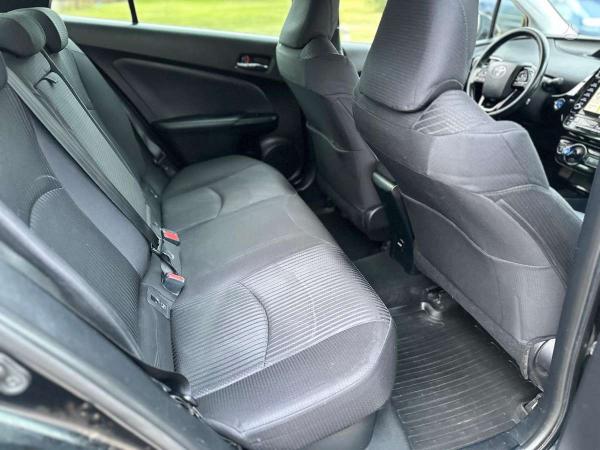 Black Toyota Prius 2019 in Rokiskis, with an engine capacity of 1.80 L and mileage of 420 thousand km for 8550 €, photo 9 on AUTOMOTO.COM.LV