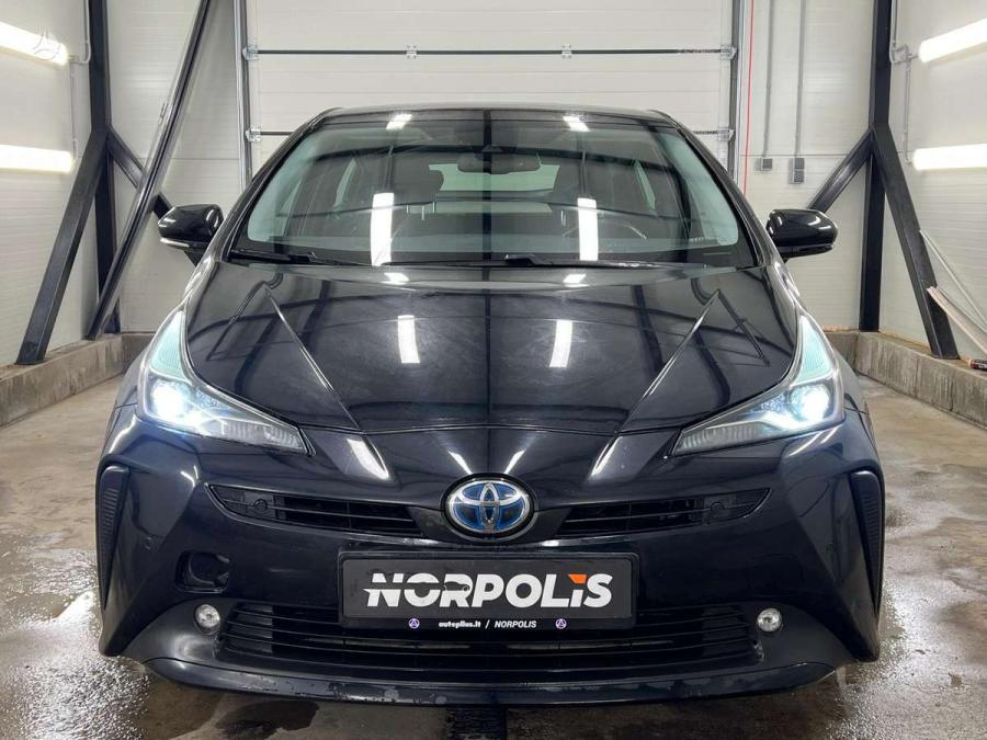 Melns Toyota Prius 2022 Viļņa, ar dzinēja tilpumu 1.80 L un nobraukumu 313 tūkst. km par 15004 €, foto 2 vietnē AUTOMOTO.COM.LV