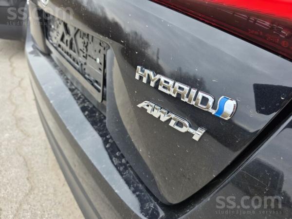 Black Toyota Prius 2022 in Jelgava, with an engine capacity of 1.80 L and mileage of 248 thousand km for 12900 €, photo 6 on AUTOMOTO.COM.LV
