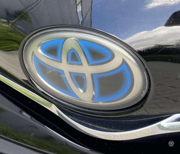 Melns Toyota Prius 2012 Viļņa, ar dzinēja tilpumu 1.80 L un nobraukumu 245 tūkst. km par 9999 €, foto 6 vietnē AUTOMOTO.COM.LV