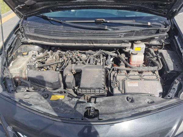 Melns Toyota Prius 2013 Viļņa, ar dzinēja tilpumu 1.80 L un nobraukumu 980 tūkst. km par 5000 €, foto 6 vietnē AUTOMOTO.COM.LV