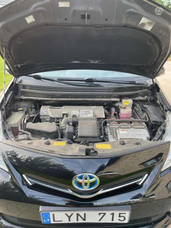 Black Toyota Prius 2014 in Kaunas, with an engine capacity of 1.80 L and mileage of 336 thousand km for 7800 €, photo 9 on AUTOMOTO.COM.LV